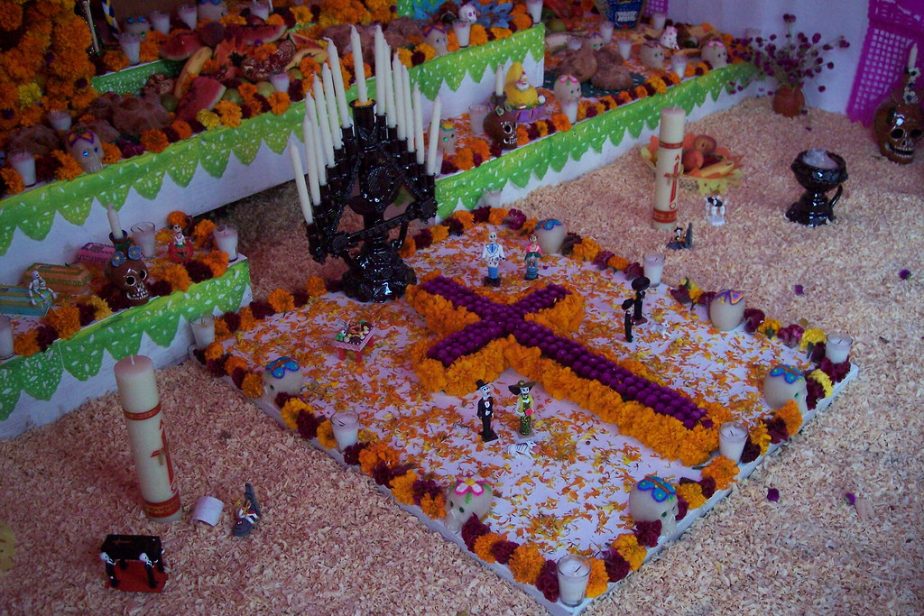 Ofrendas y calaveritas literarias: conoce el origen del festejo del Día ...